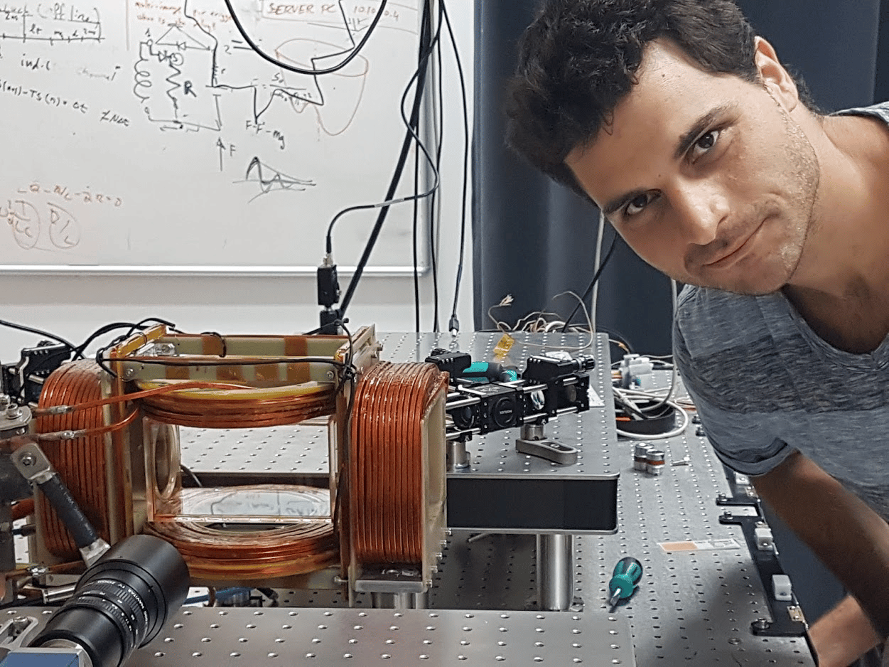 QUA: The Pulse-Level Quantum Computing Language